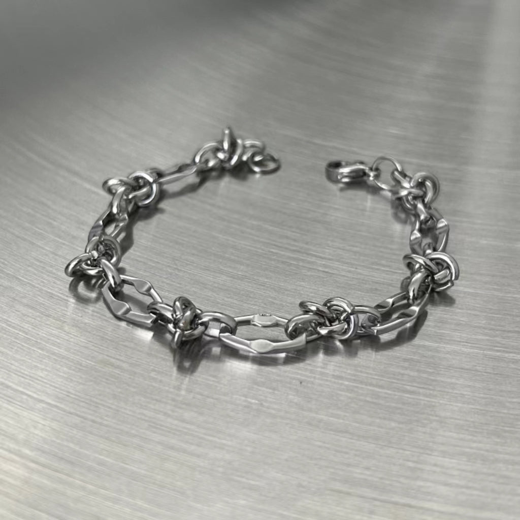 Infinity Knot Bracelet – CHASING